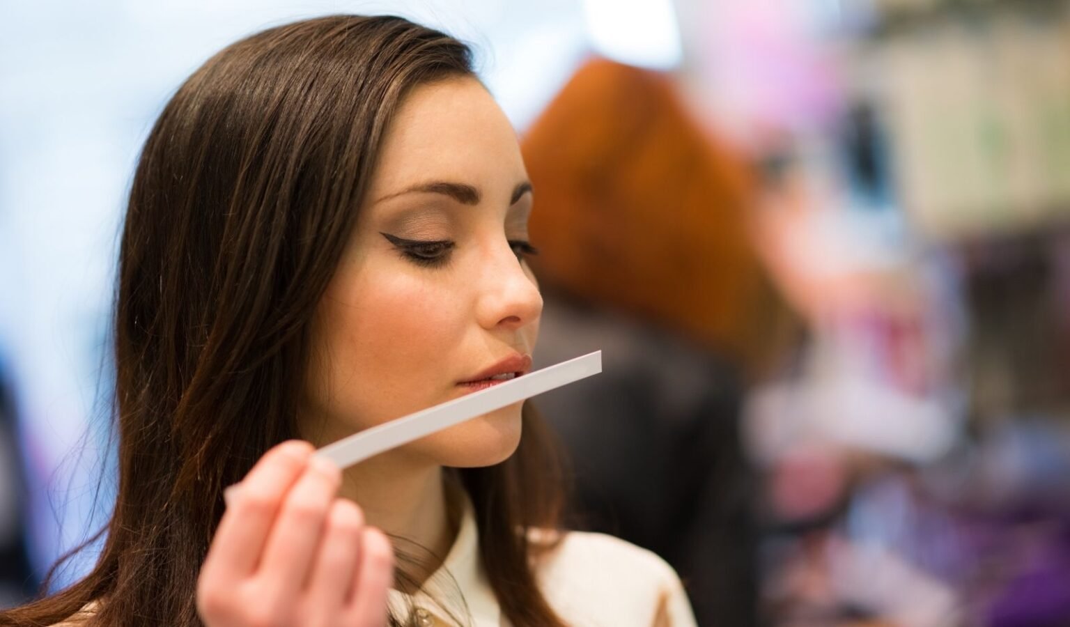 Blotter Paper for Perfume: The Perfect Tool for Fragrance Testing